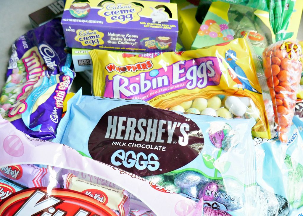 Mini Kit Kat Easter Baskets - Taryn Whiteaker Designs