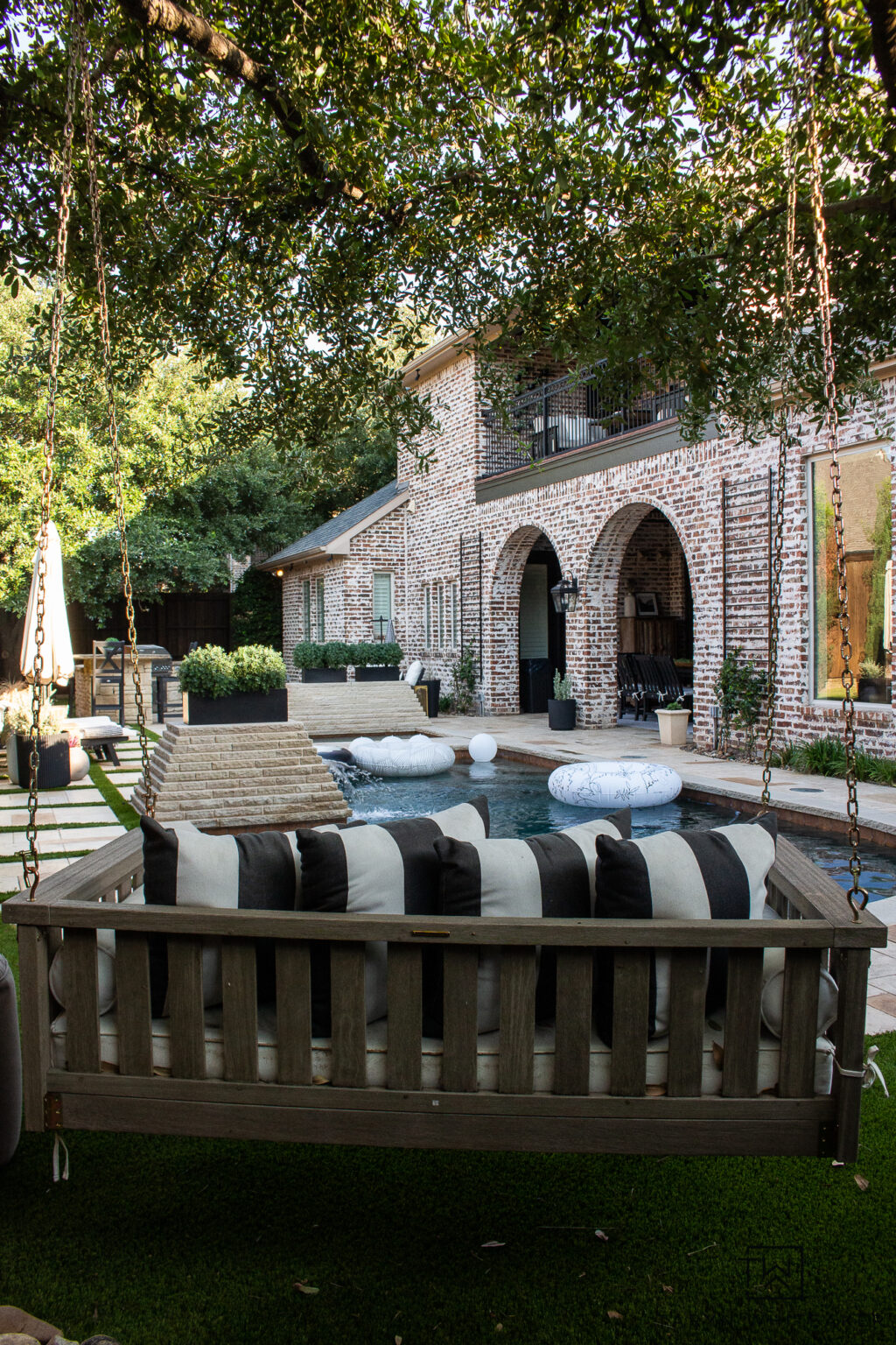 Modern English Country Backyard - Taryn Whiteaker Designs