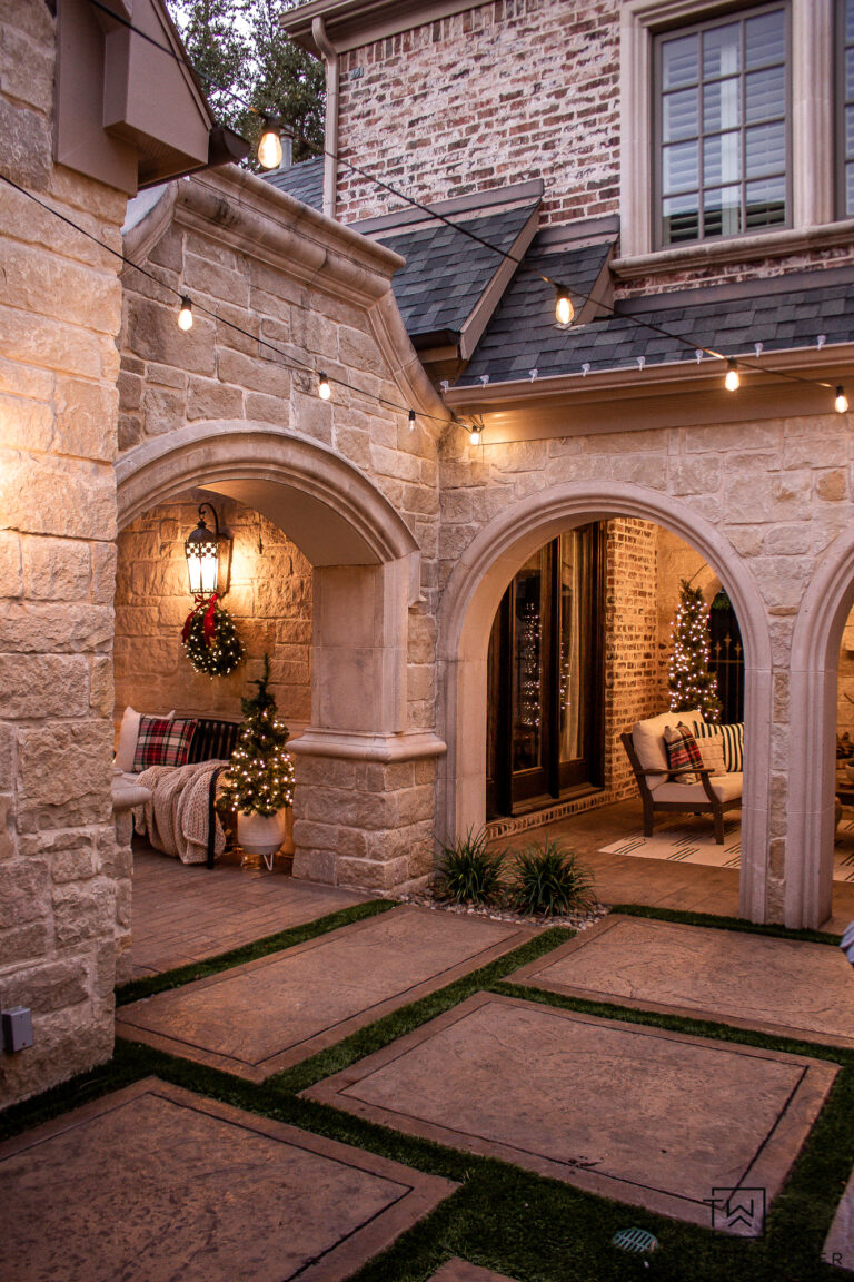 Outdoor Christmas Bench Display - Taryn Whiteaker Designs