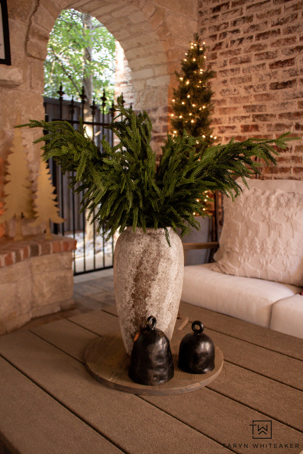 Elegant Outdoor Christmas Seating Area - Taryn Whiteaker Designs