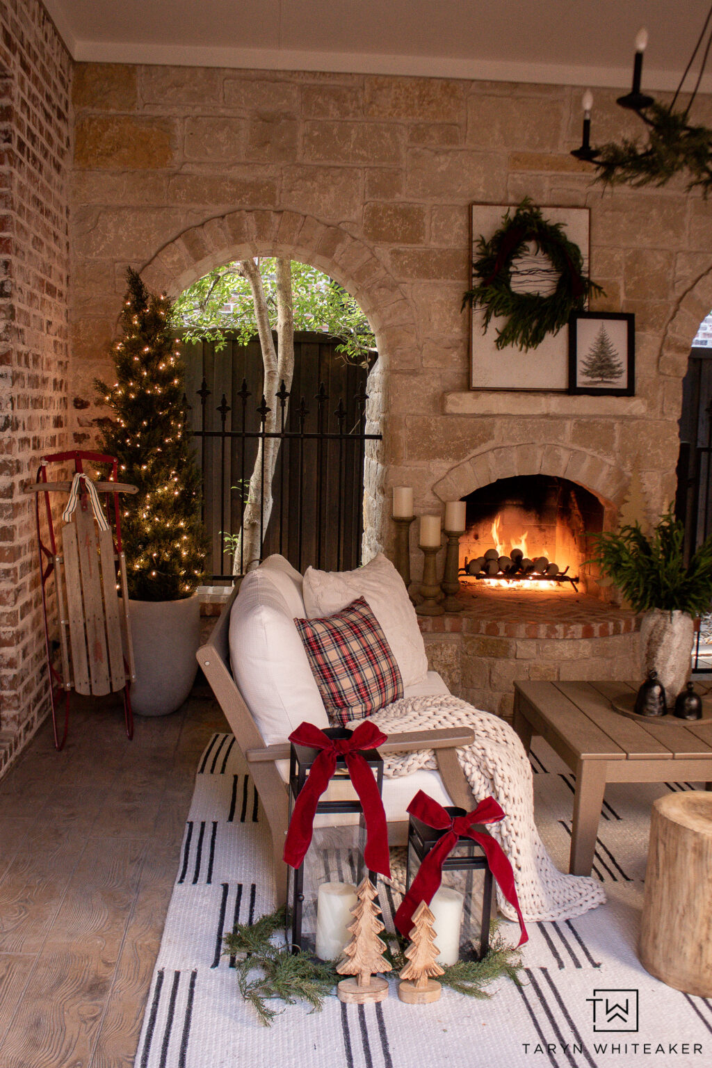 Elegant Outdoor Christmas Seating Area - Taryn Whiteaker Designs