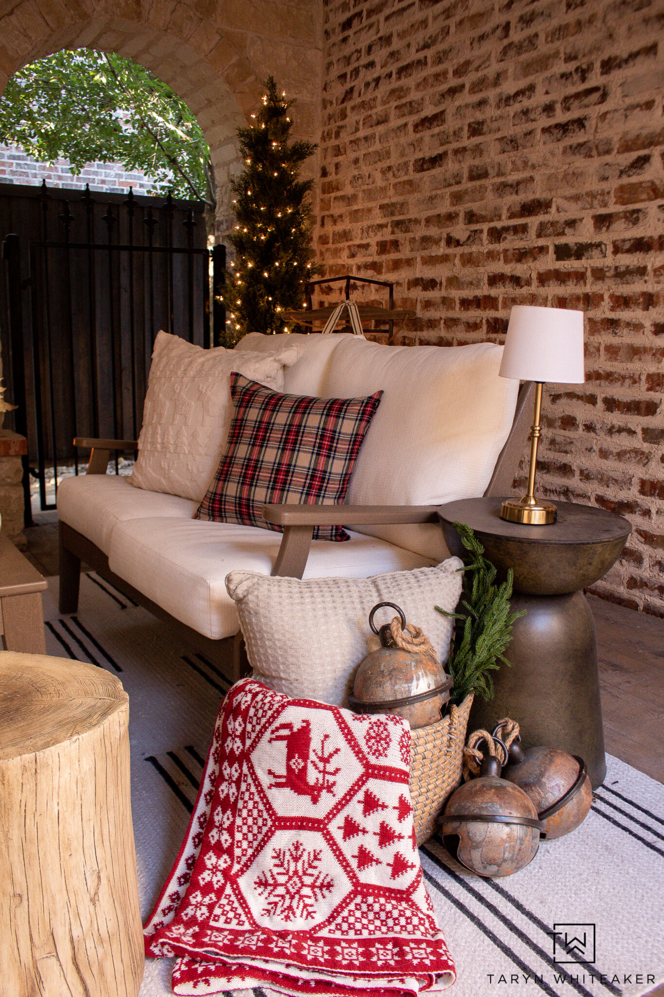 Elegant Outdoor Christmas Seating Area - Taryn Whiteaker Designs