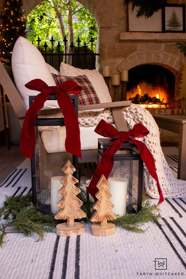 Elegant Outdoor Christmas Seating Area - Taryn Whiteaker Designs